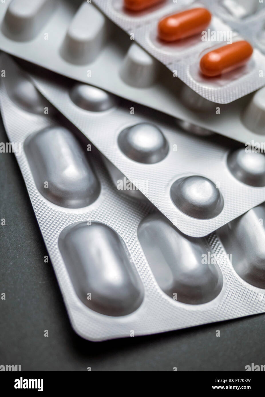 Pill size hi-res stock photography and images - Alamy