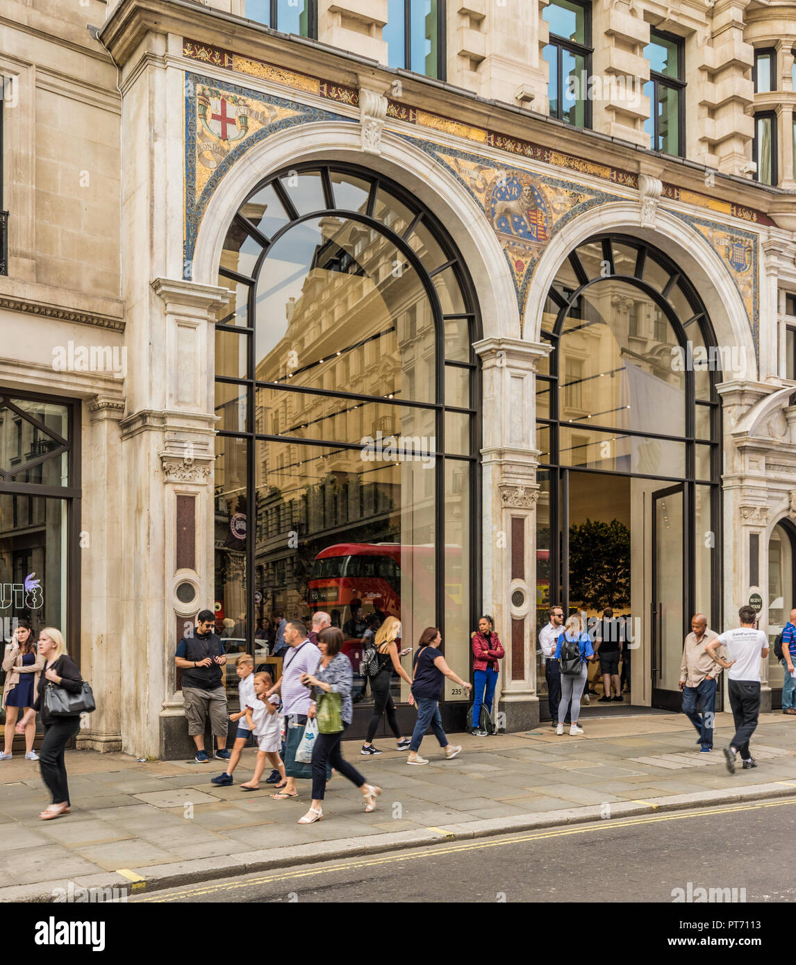 Regent street london computer store hi-res stock photography and images ...