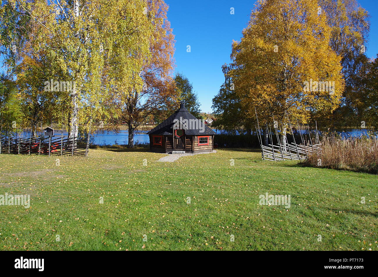 Beautiful autumn colours in the forests and lakes around rural Sweden ...