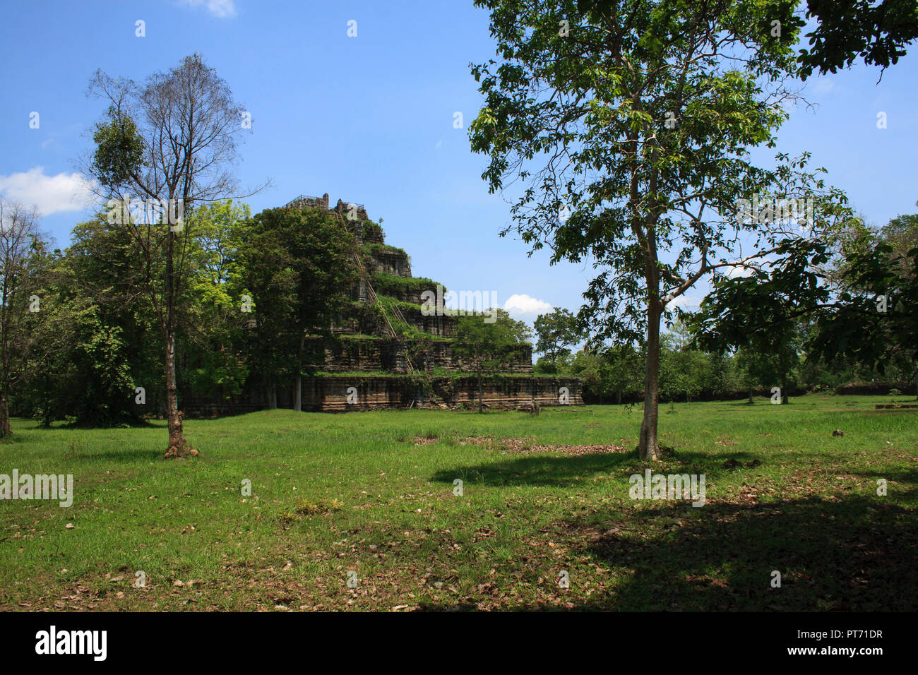 Ancient khmer pyramid in Koh Kher, Cambodia Stock Photo - Alamy