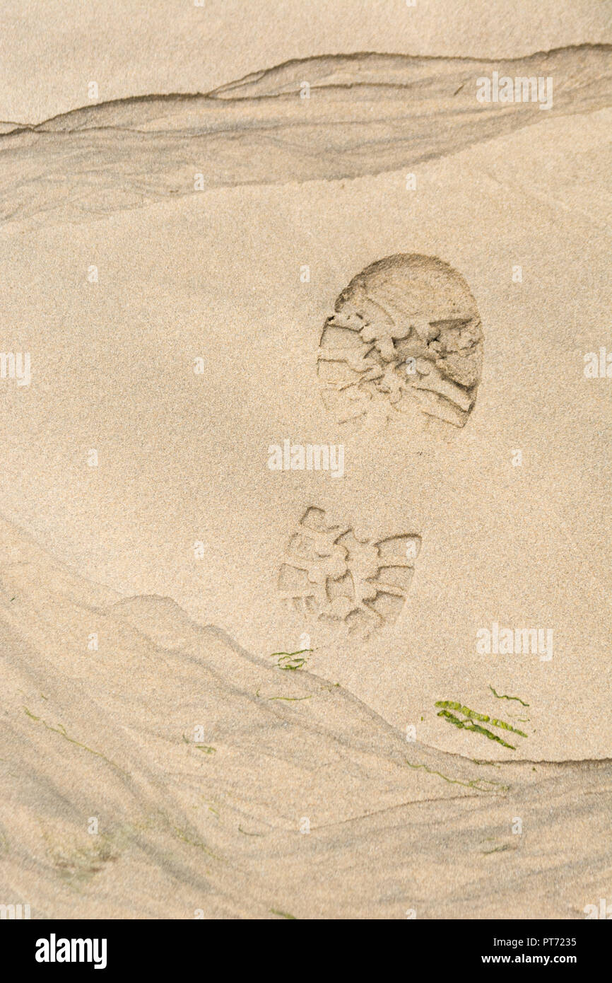Boot footprint in sand hi-res stock photography and images - Alamy