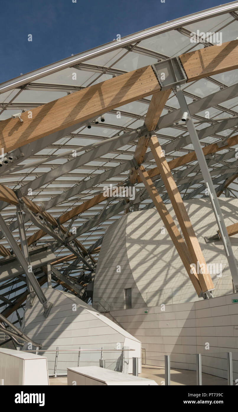 This sensational futuristic Frank Gehry building houses an art complex ...