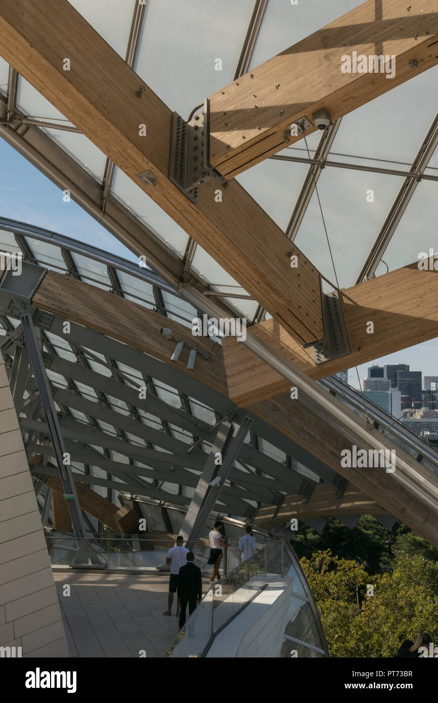 This sensational futuristic Frank Gehry building houses an art complex ...