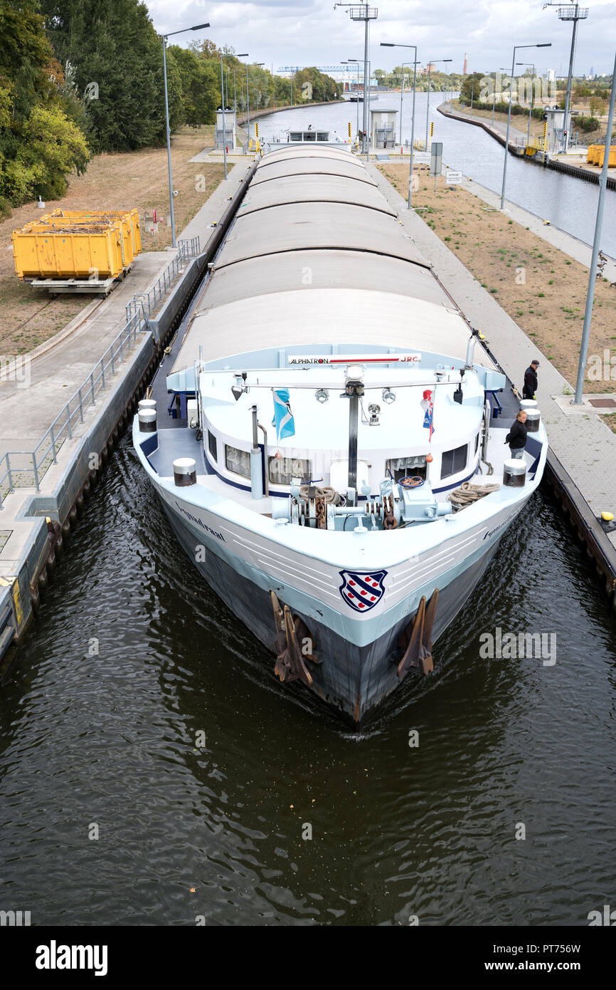 Ship inland hi-res stock photography and images - Alamy