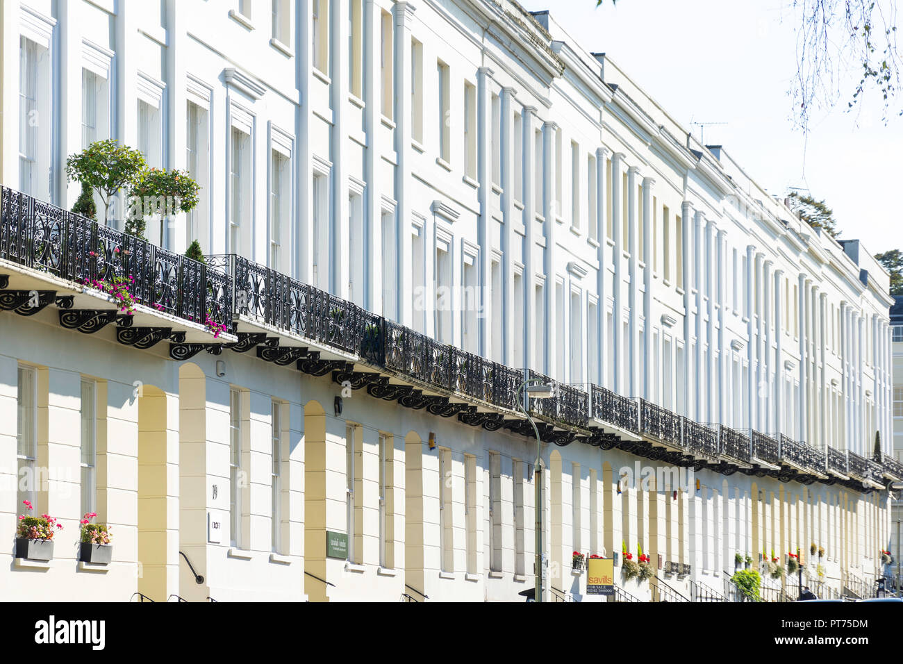 Architecture regency houses terrace hi-res stock photography and images ...