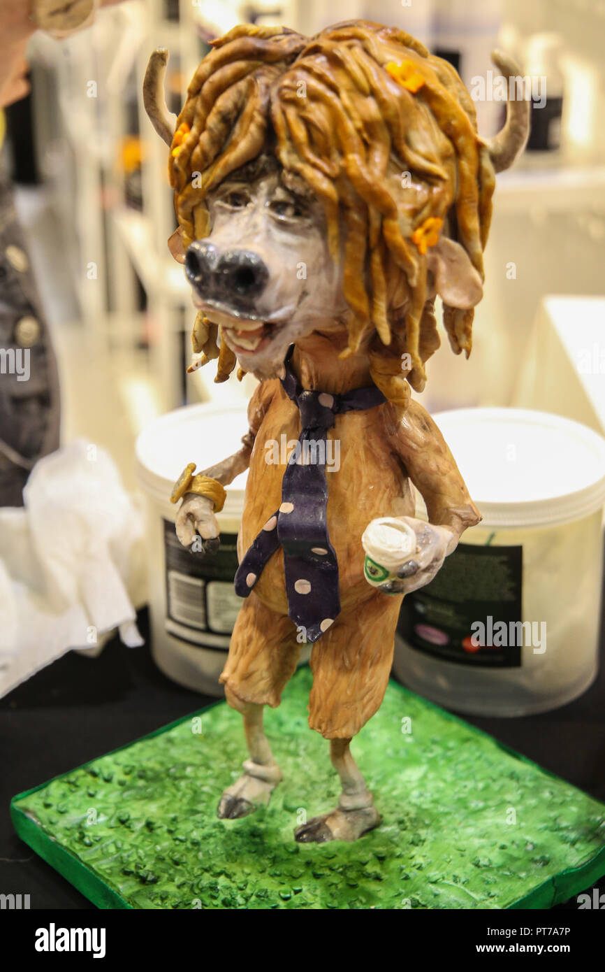 Big ben cake hi-res stock photography and images - Alamy