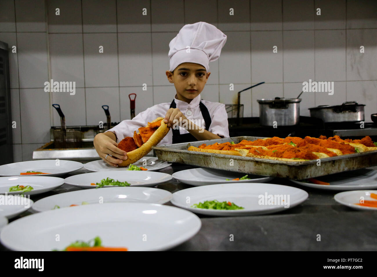Al shati refugee camp working hi-res stock photography and images - Alamy