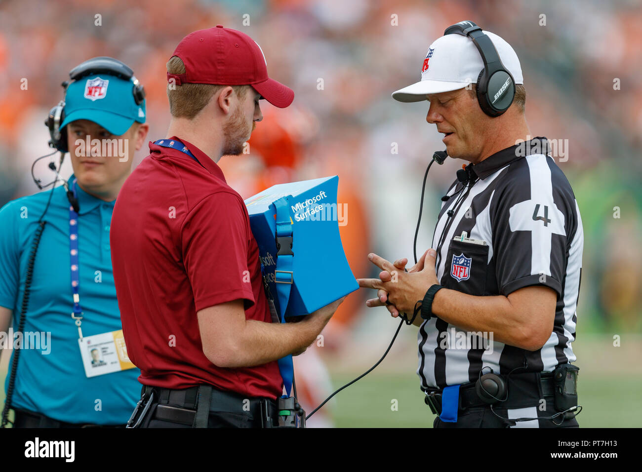 Cincinnati, Ohio, USA. 07th Oct, 2018. Referee Craig Wrolstad (4 ...