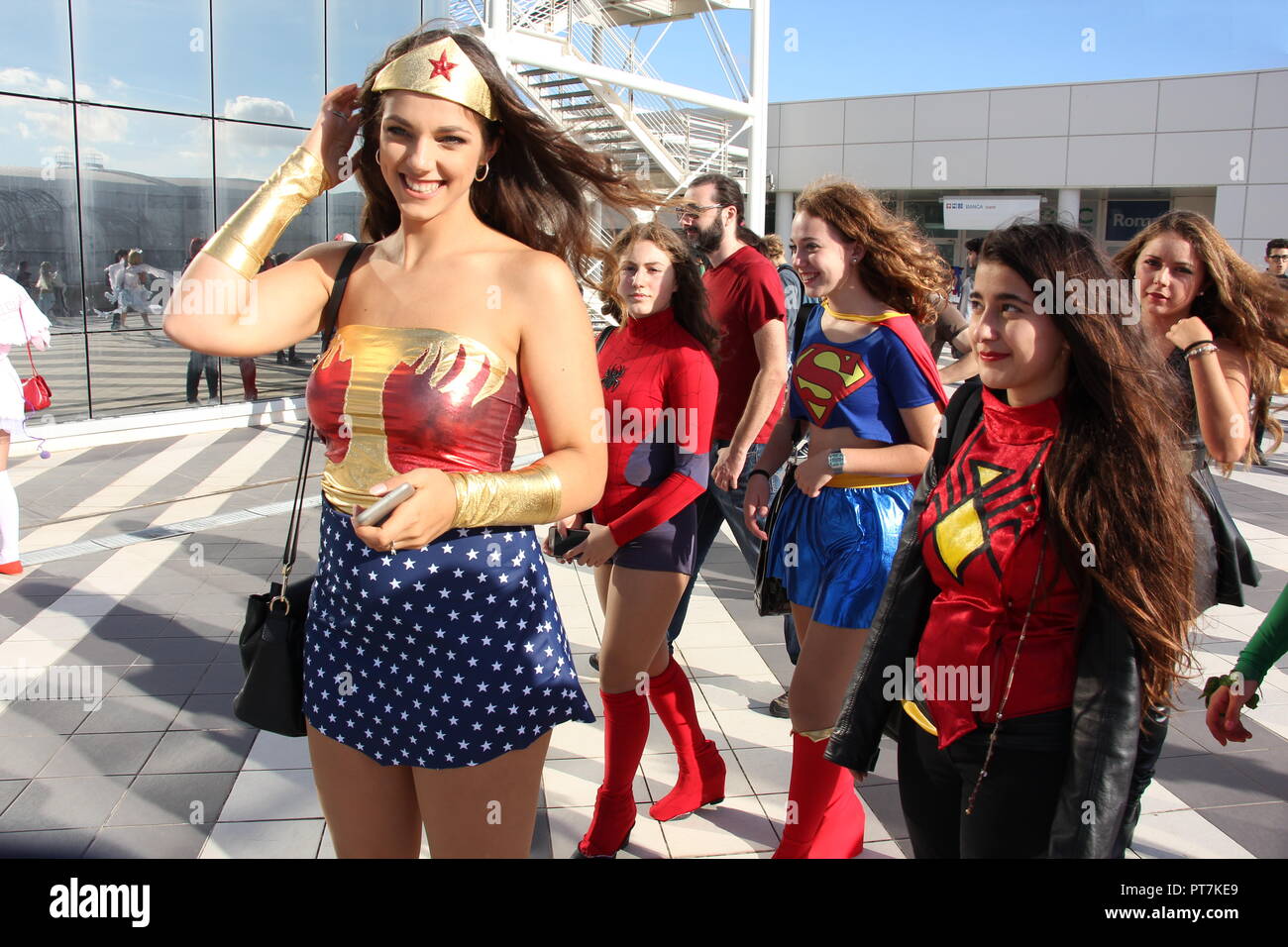 Supergirl cartoon hi-res stock photography and images - Alamy