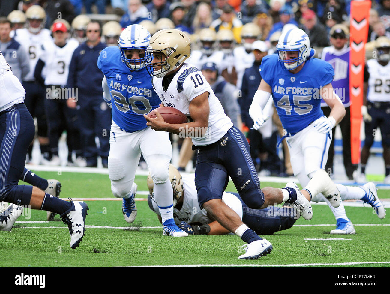 Navy quarterback hi-res stock photography and images - Alamy