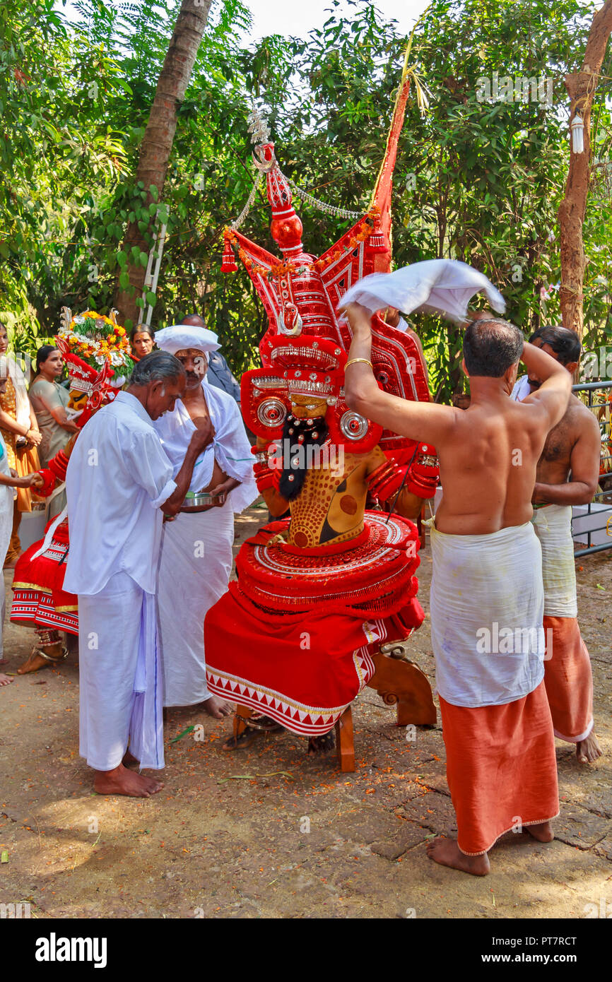THEYYAM FESTIVAL NORTH MALABAR KANNUR KERALA INDIA OFFERINGS AND ...