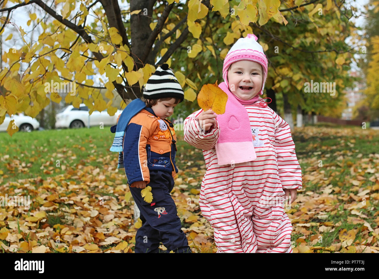 Children on the street play Stock Photo - Alamy