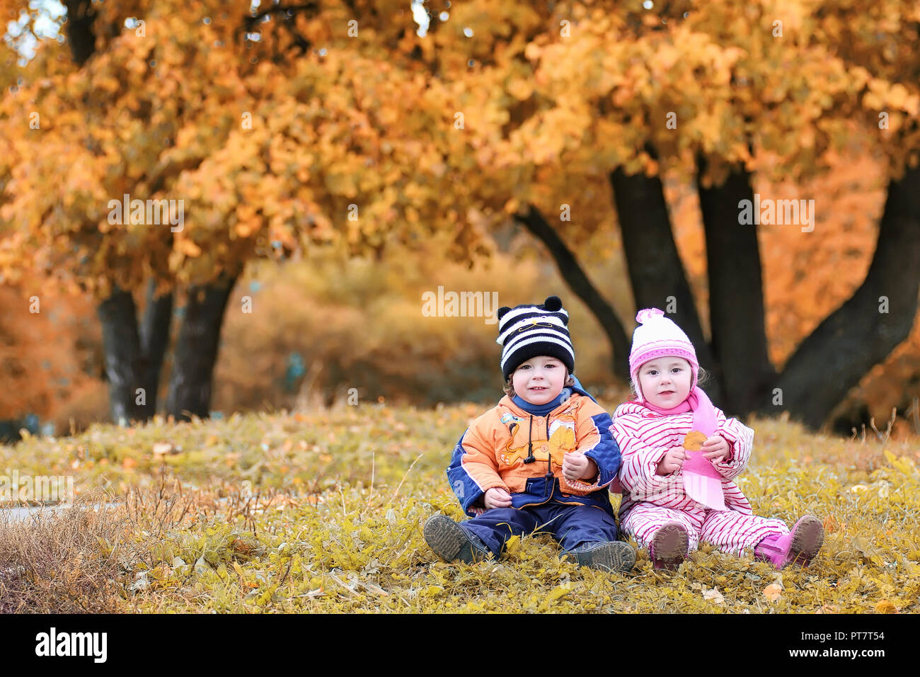 Children on the street play Stock Photo - Alamy