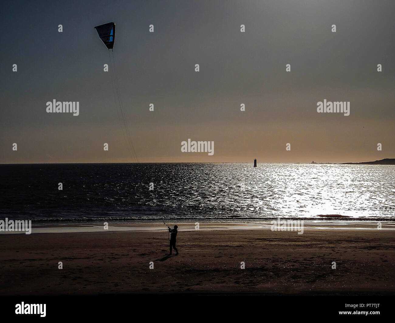 Kite flying silhouette hi-res stock photography and images - Alamy