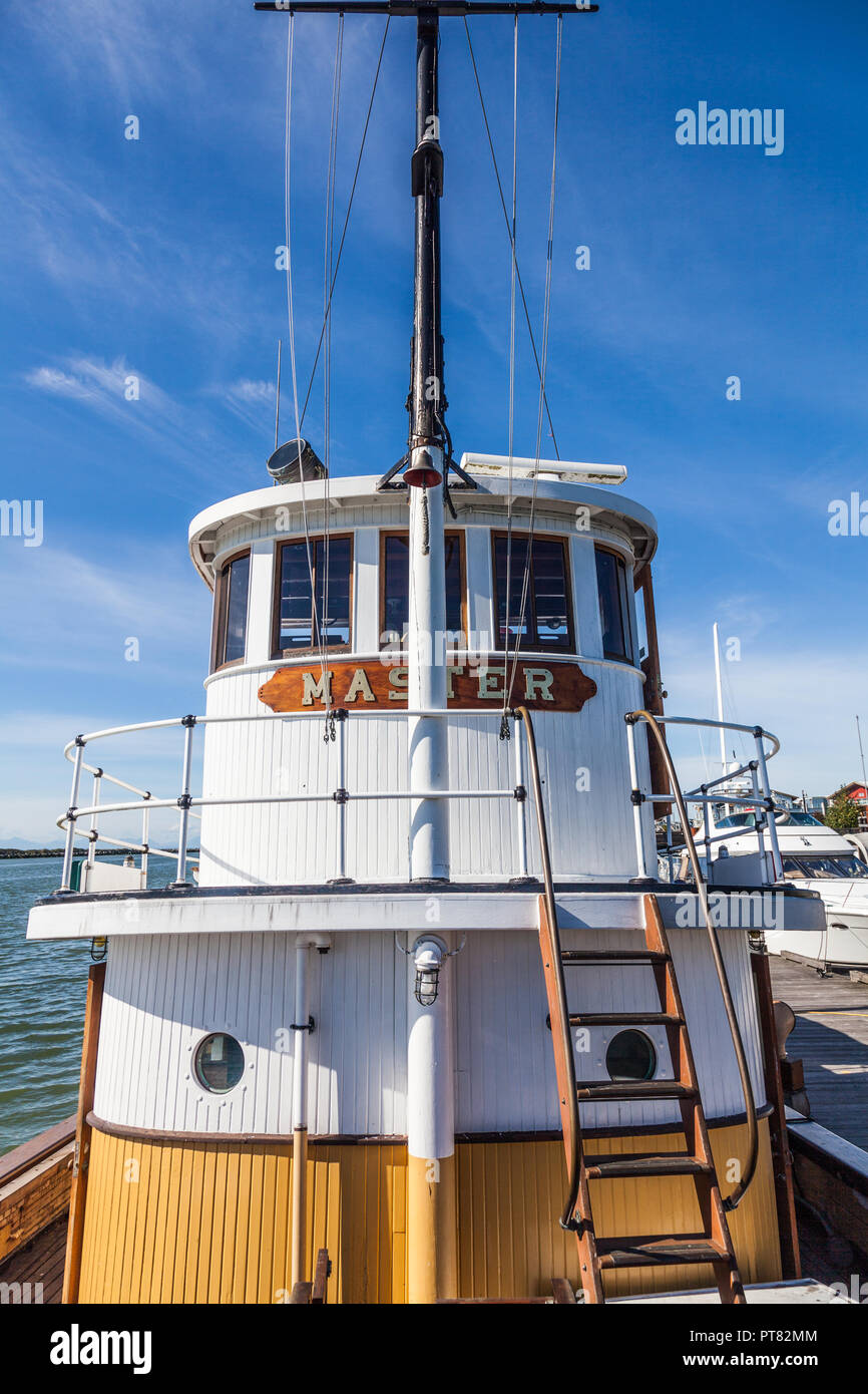 Steam powered tugboat hi-res stock photography and images - Alamy