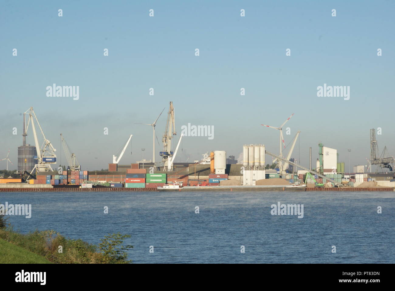 Bremen Port vor ships and container vessel also for bulk cargo Stock ...