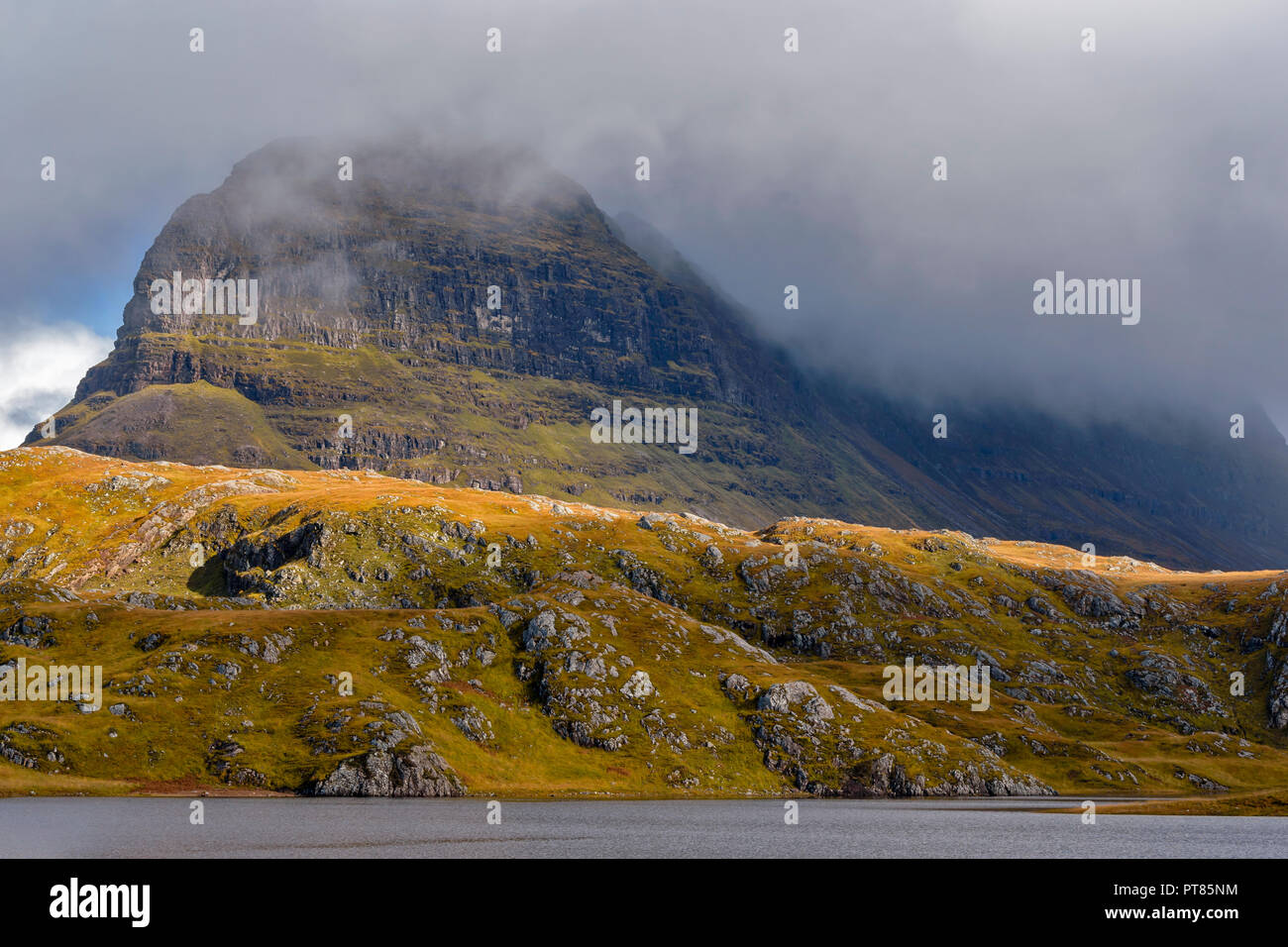 SUILVEN AND RIVER KIRKAIG SUTHERLAND SCOTLAND SUNSHINE ON FIONN LOCH ...