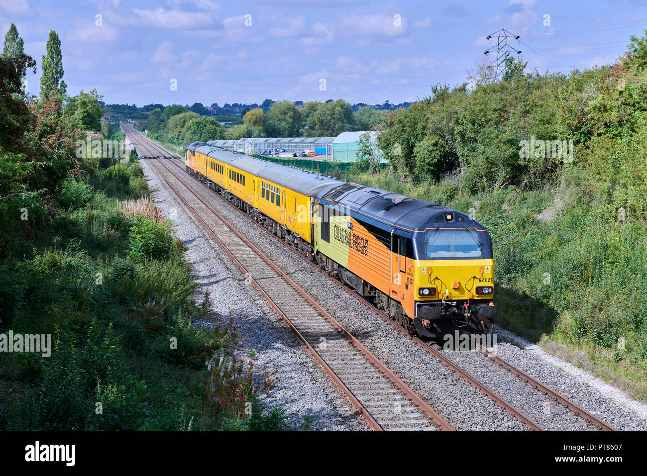 67027 colas rail trains hi-res stock photography and images - Alamy