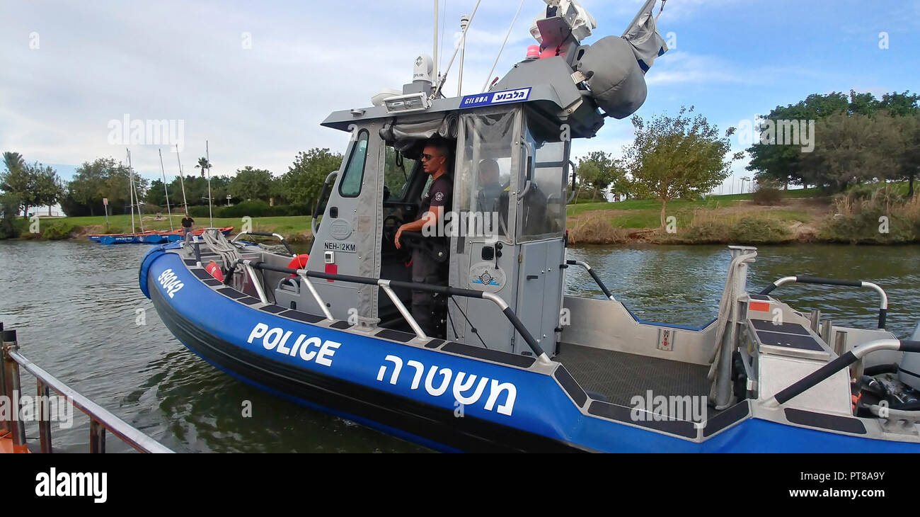 Police boat hi-res stock photography and images - Alamy
