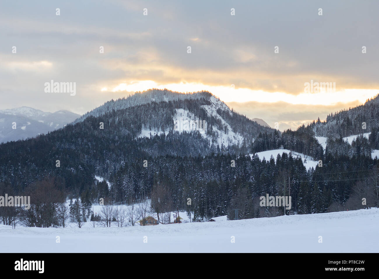 Snow white landscape austria hi-res stock photography and images - Alamy
