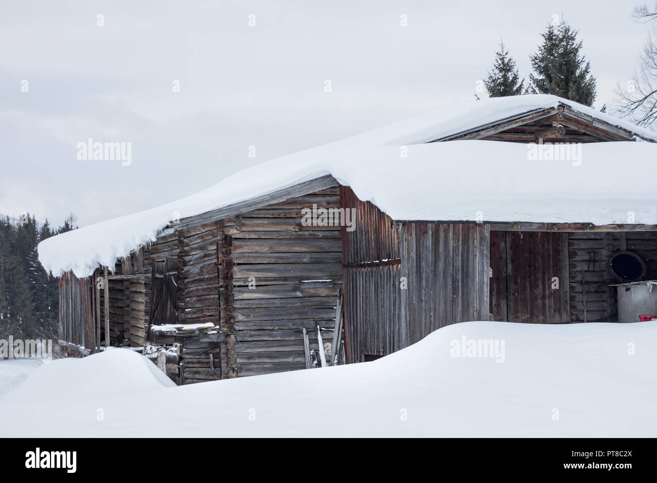 Hut lodge hi-res stock photography and images - Alamy