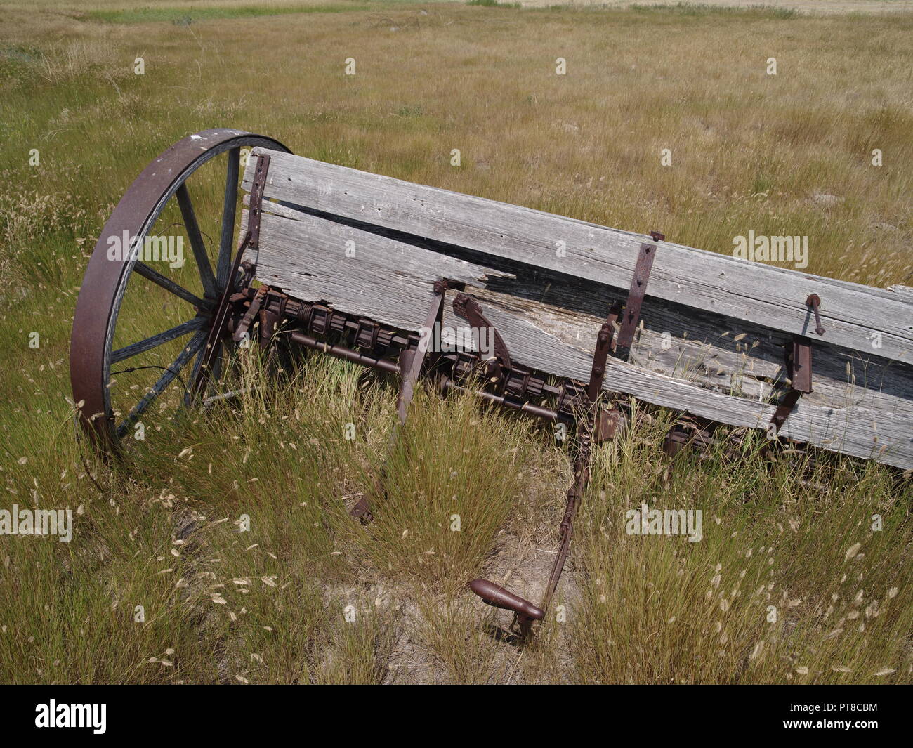 Abandoned farm machinery, Saskatchewan, Canada, Brian Martin RMSF ...