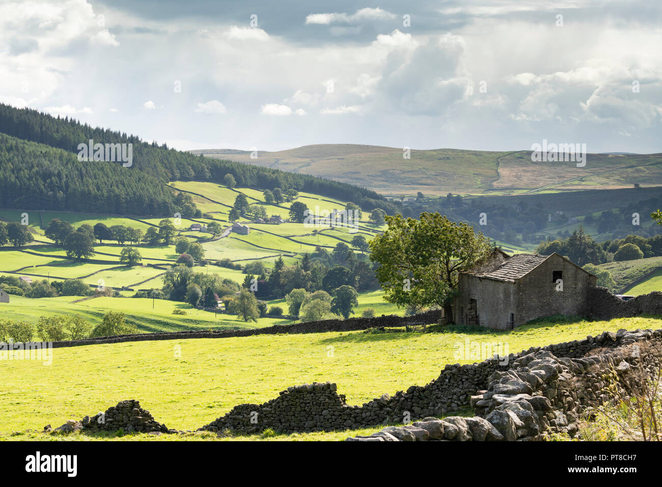 The farming hamlet of Howgill on the lower slopes of Simon's Seat in ...
