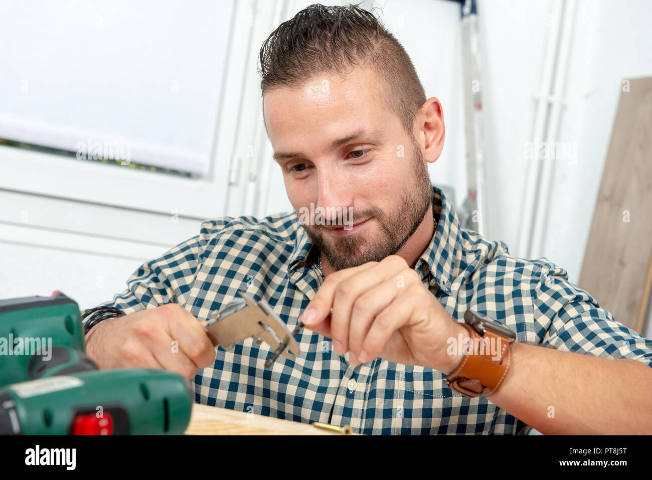 Using vernier caliper hi-res stock photography and images - Alamy