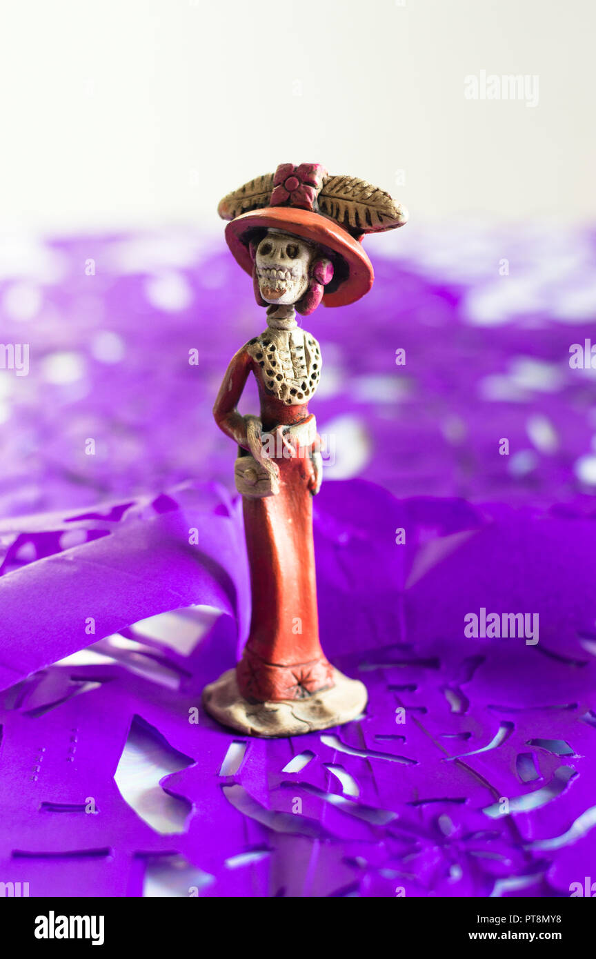 Mexico day of the dead paper hi-res stock photography and images - Alamy