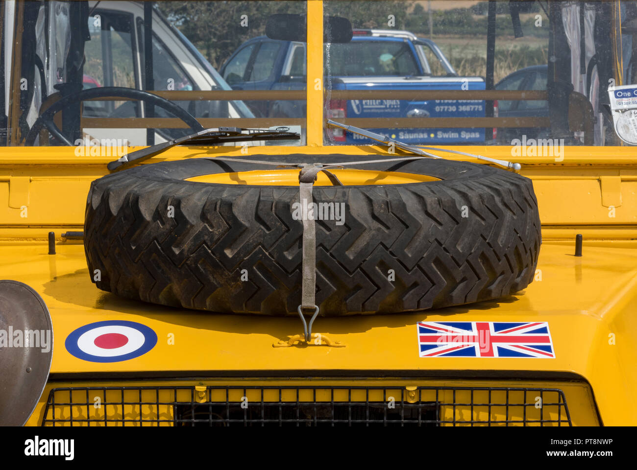 british army landrover painted yellow. land rover defender in army ...
