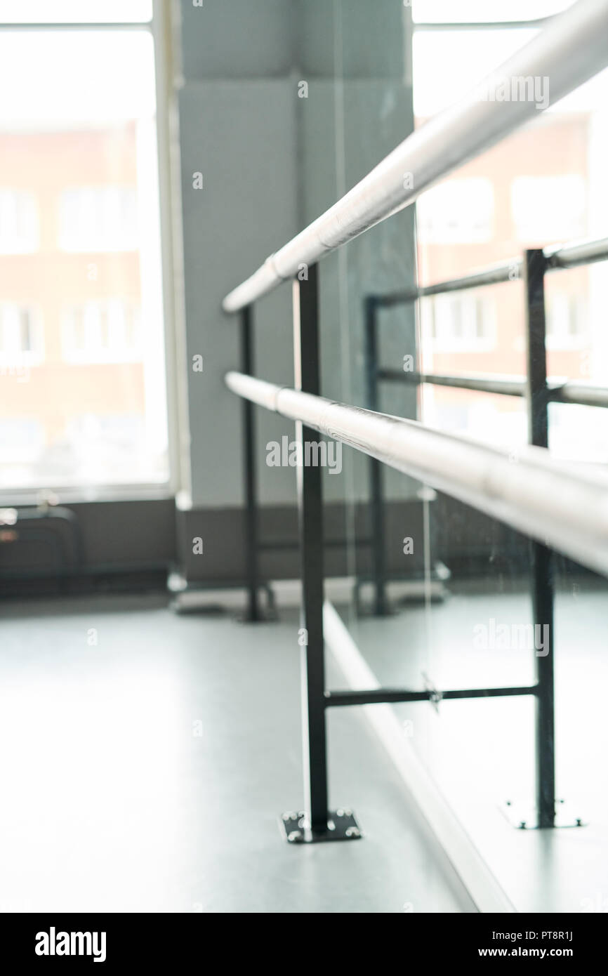 Ballet bar hi-res stock photography and images - Alamy