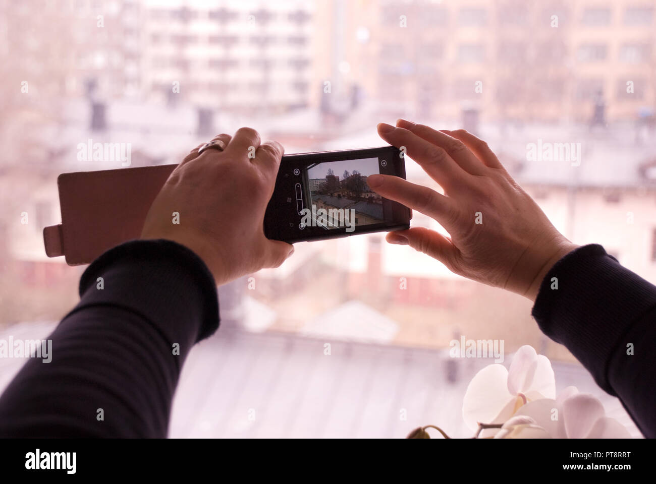 Taking photo press hi-res stock photography and images - Alamy
