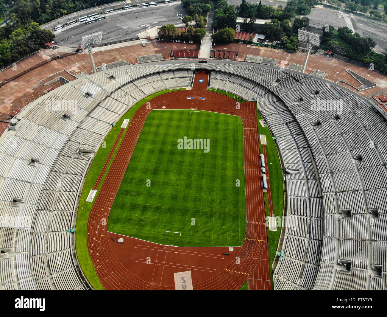 Estadio universitario hi-res stock photography and images - Alamy