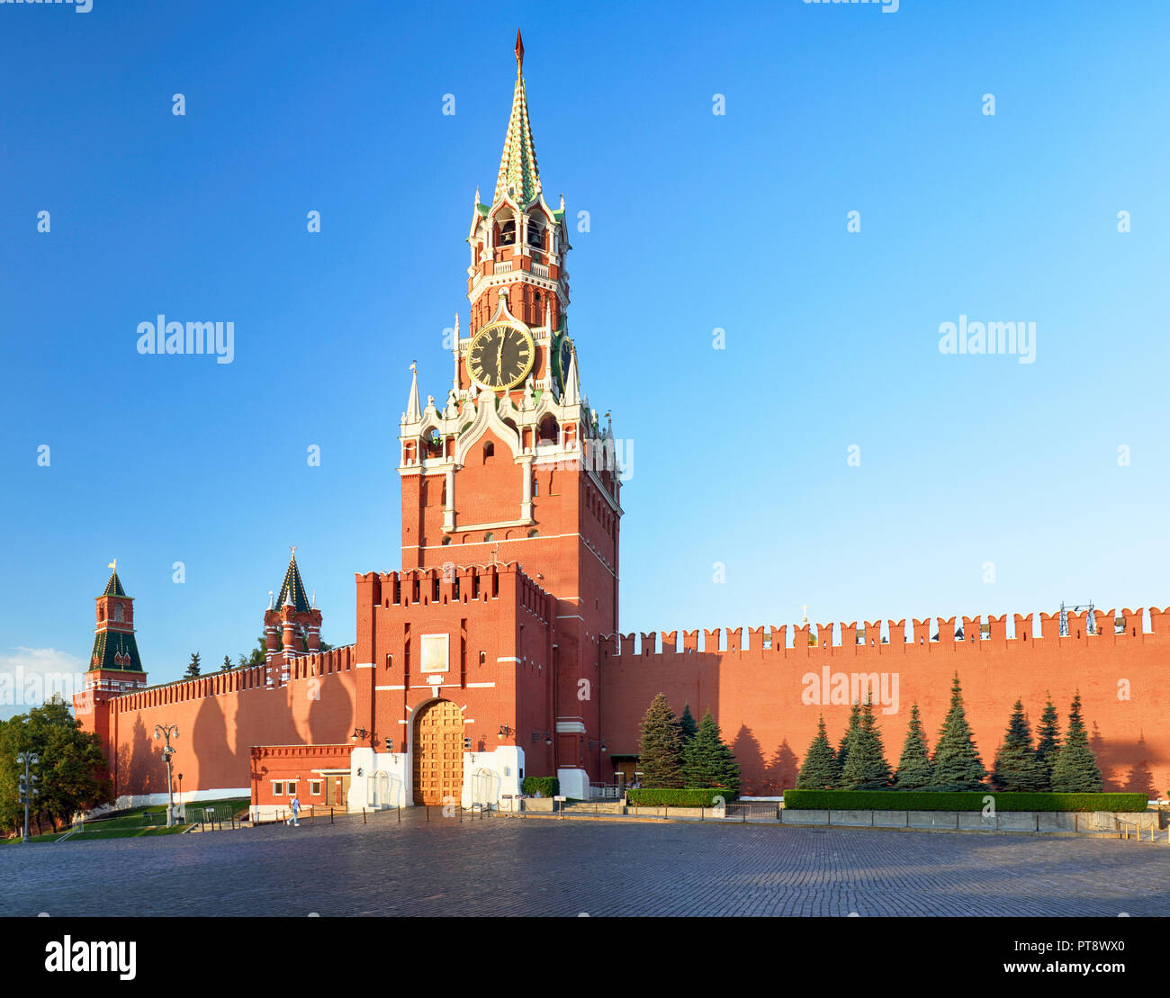 Kremlin wall with tower, Russia - Moscow red square Stock Photo - Alamy
