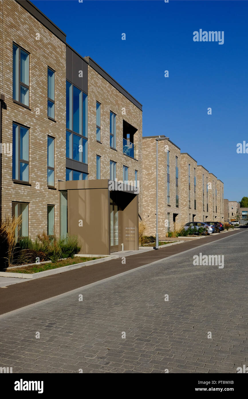 Housing development cambridge uk hi-res stock photography and images ...