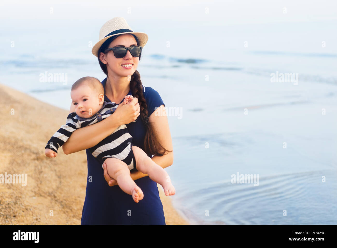 Walk baby hi-res stock photography and images - Alamy