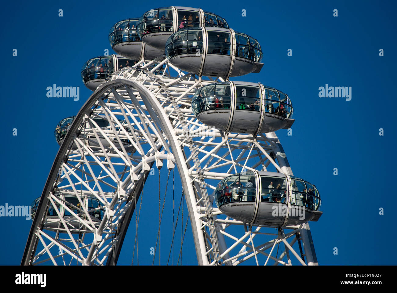 London Eye / Millennium Wheel in London - "the world's tallest cantilevered observation wheel ...