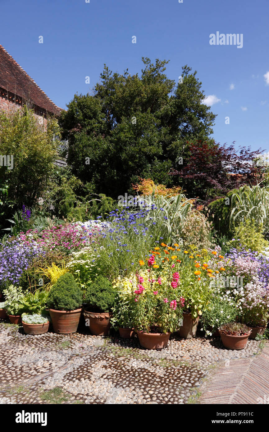 Summer containers hi-res stock photography and images - Alamy