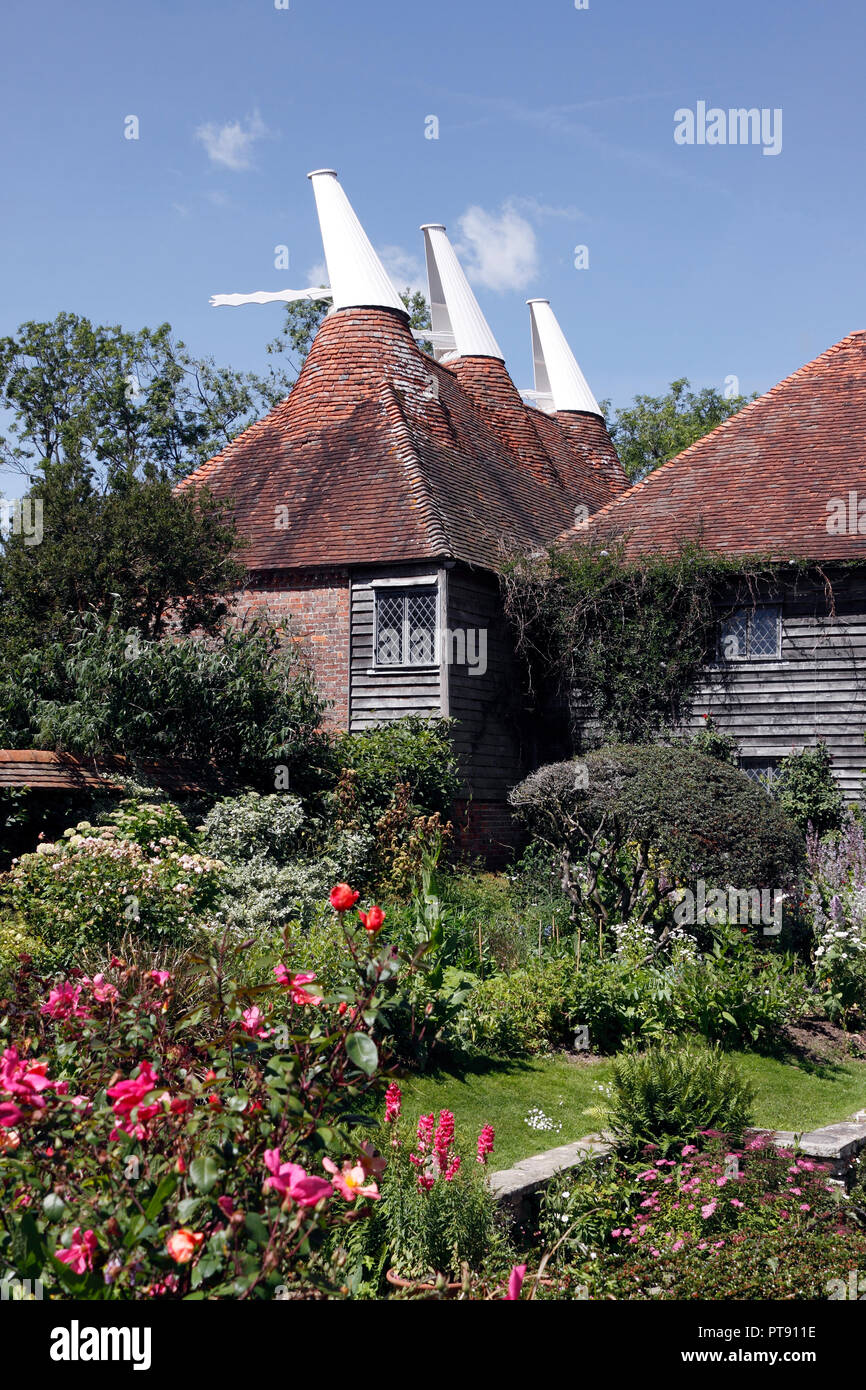 Oast house east sussex hi-res stock photography and images - Alamy