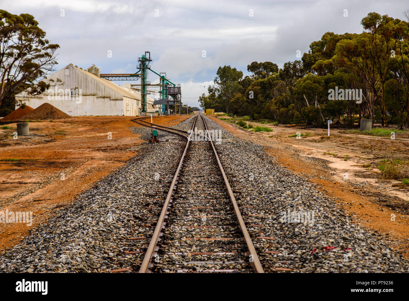 Factory railway hi-res stock photography and images - Alamy