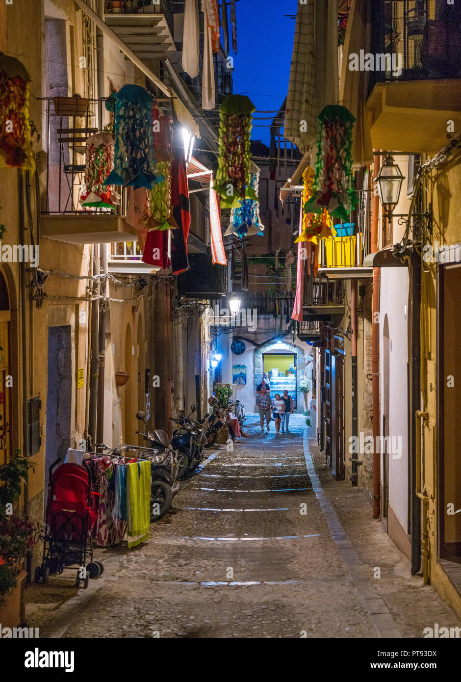 Cozy night hi-res stock photography and images - Alamy