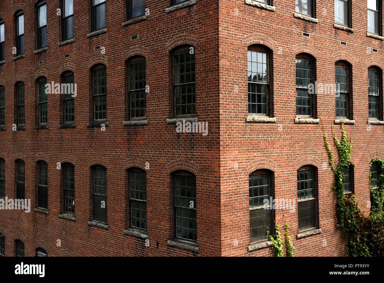 Brick mill building hi-res stock photography and images - Alamy