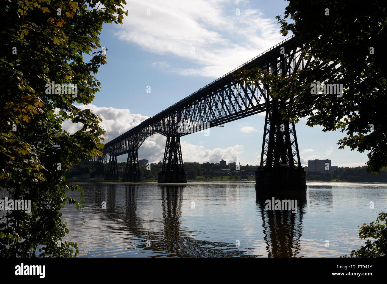 Walkway Over the Hudson, railroad bridge, Poughkeepsie, New York, USA ...