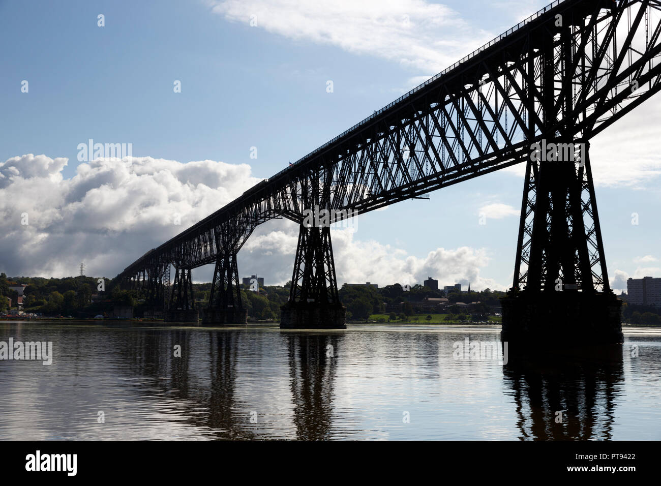Walkway Over the Hudson, railroad bridge, Poughkeepsie, New York, USA ...
