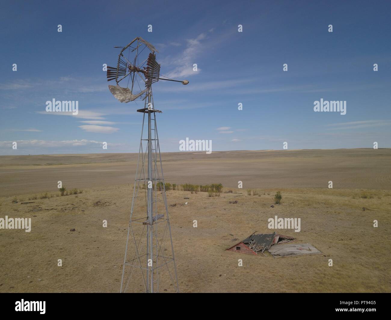 Abandoned Homestead, windmill, Saskatchewan, Canada, Palliser Triangle ...