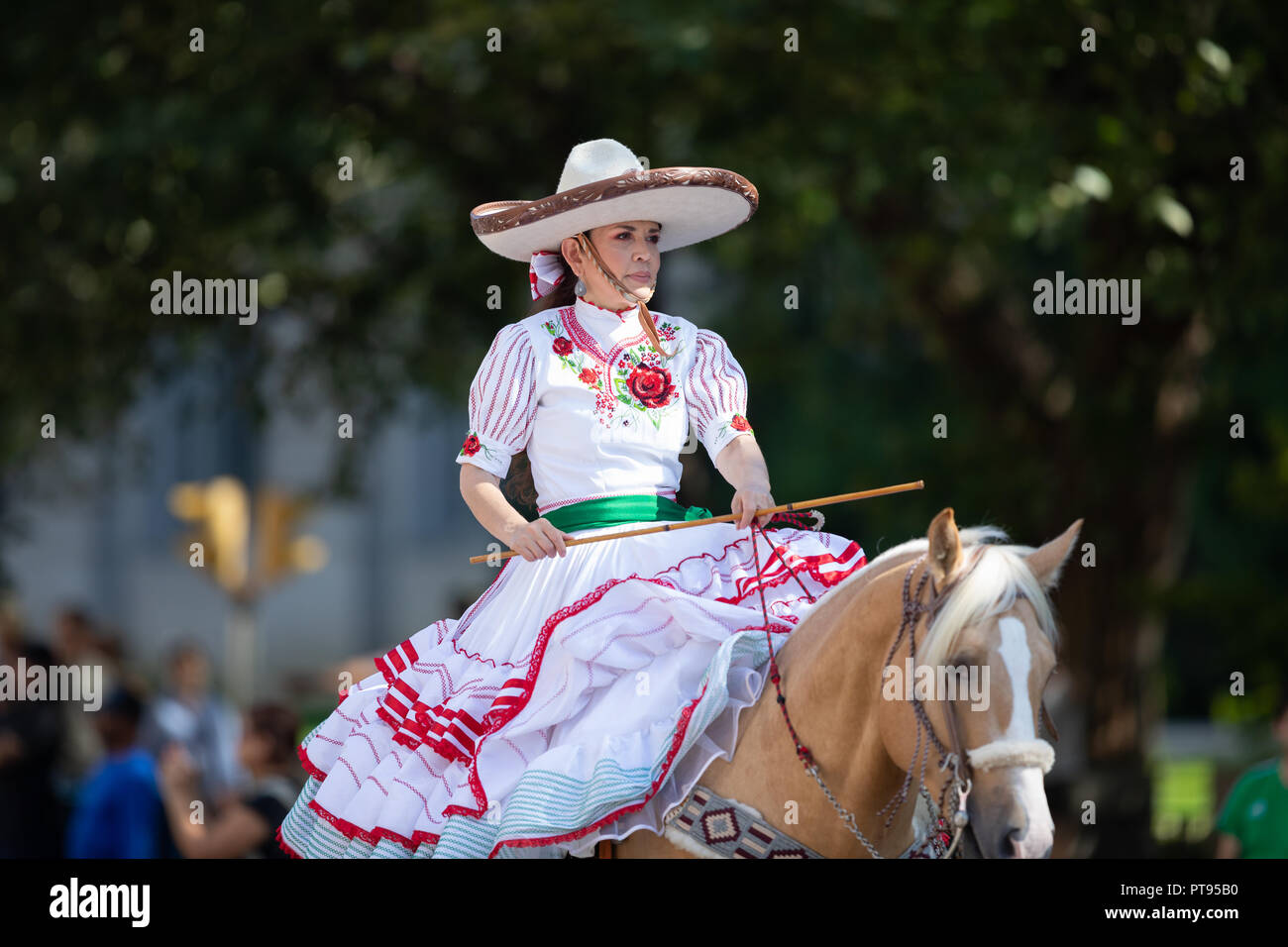 Mexican woman riding a horse hi-res stock photography and images - Alamy