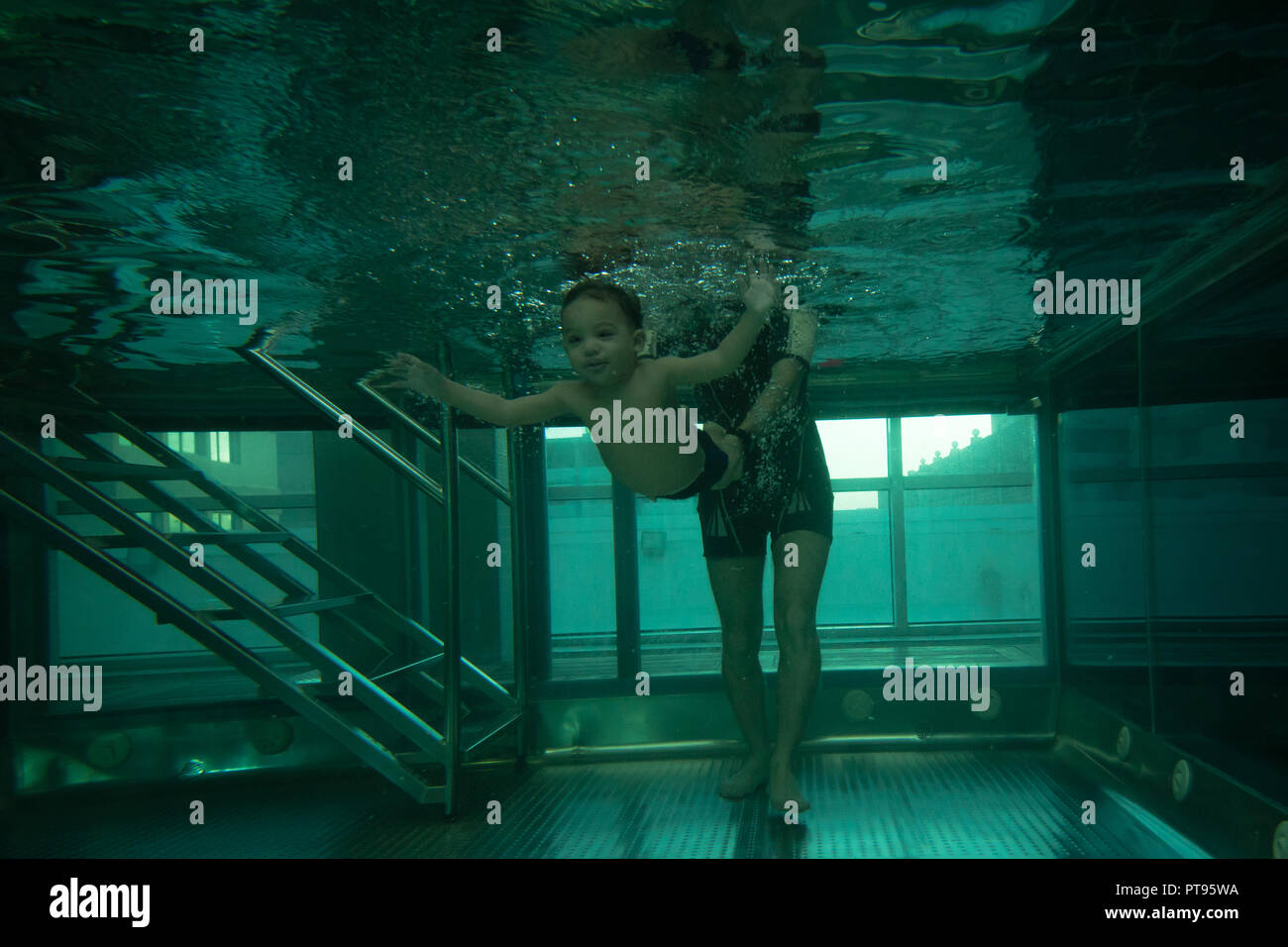Indoor diving hi-res stock photography and images - Alamy