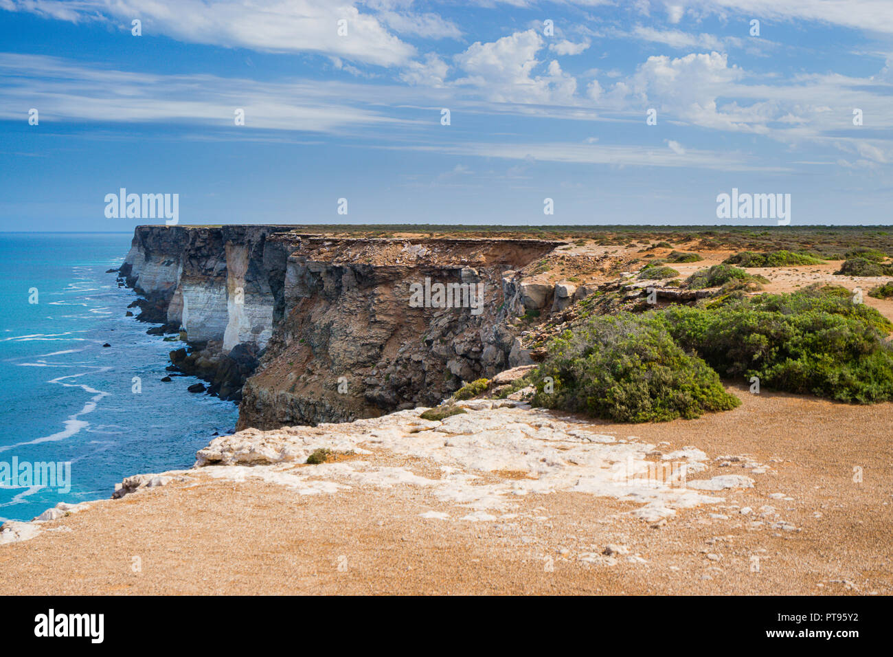 Bunda Cliffs bordering the Nullarbor Plain South Australia Stock Photo ...