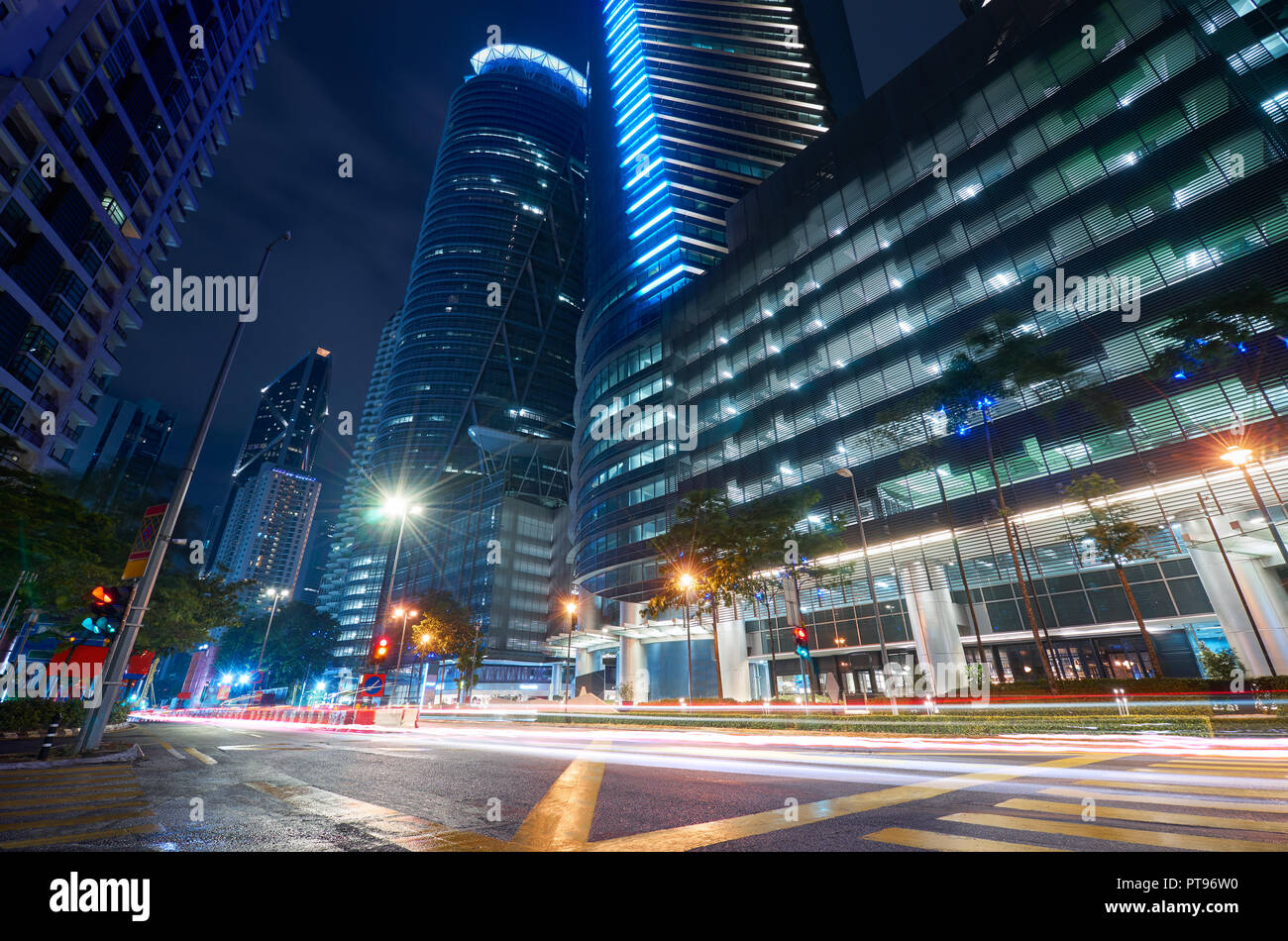 Trails building blur hi-res stock photography and images - Alamy