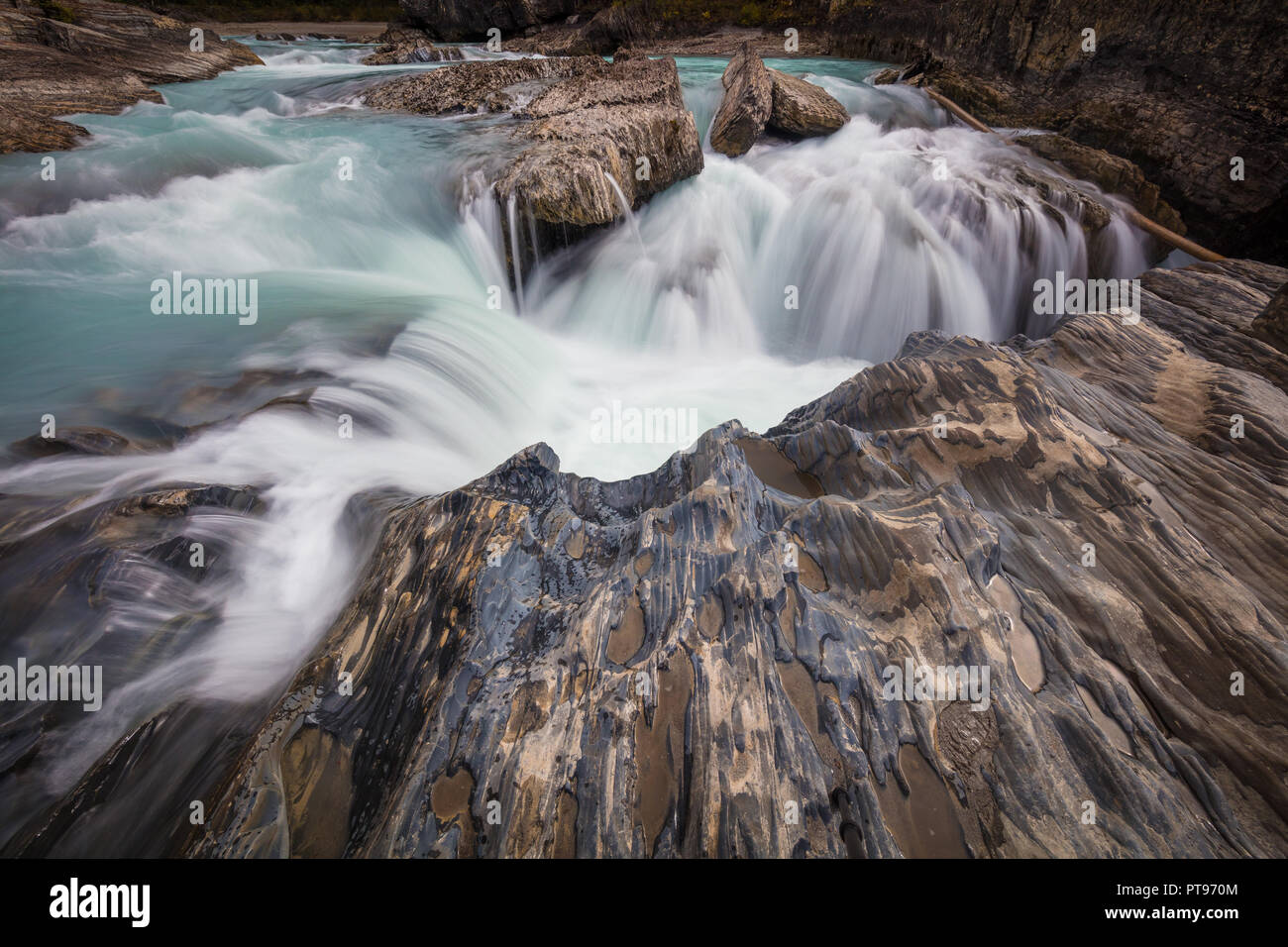 Natural bridge yoho national park hi-res stock photography and images ...